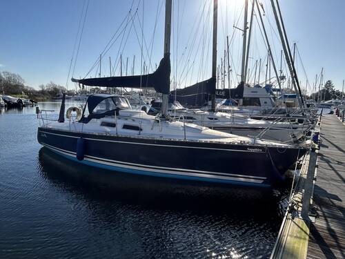 Hanse 300 2003 Cruising Yacht For Sale in Chichester - £18,500