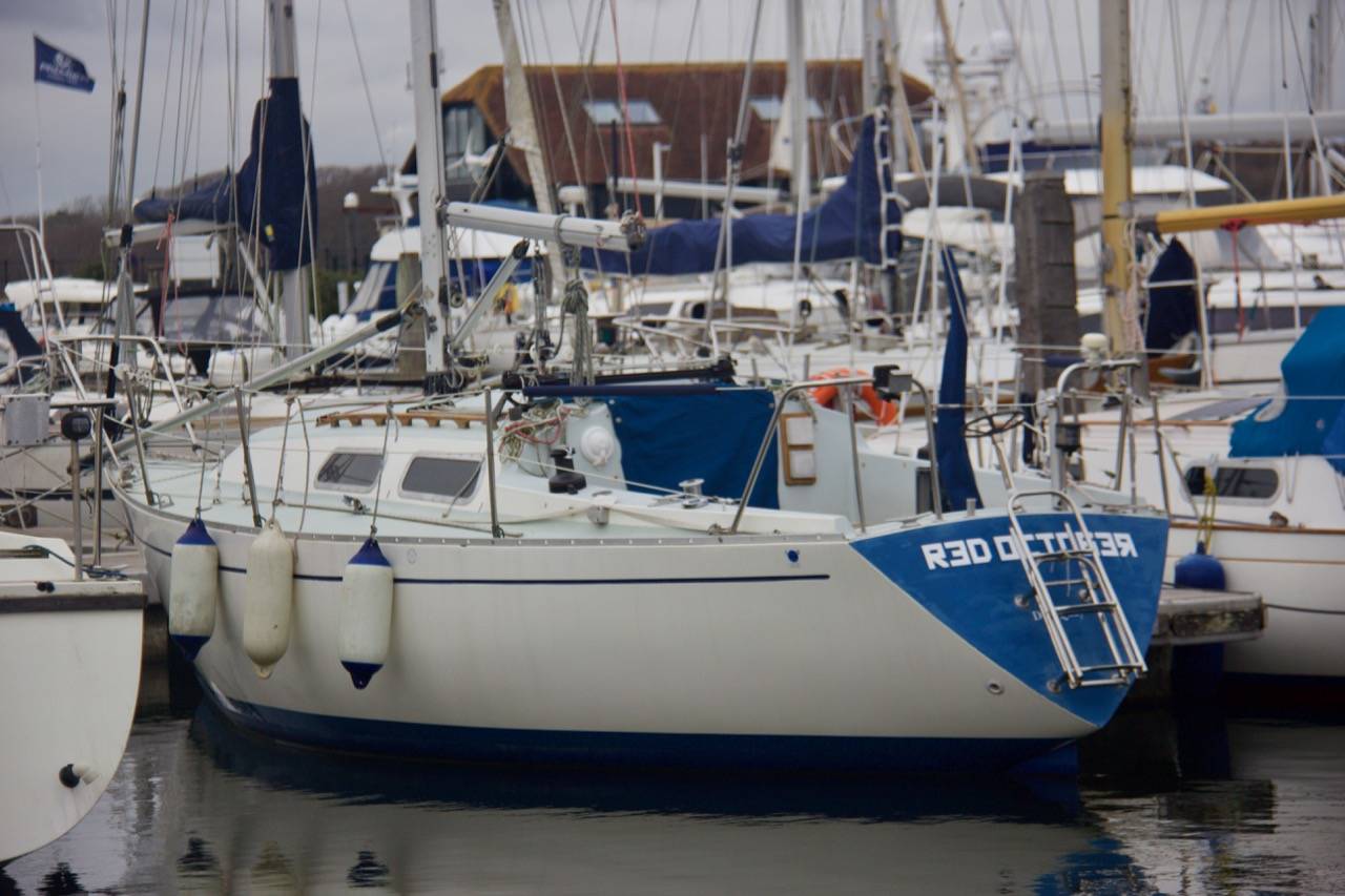 Contessa 28 1978 Cruising Yacht For Sale in Chichester Marina - £13,000