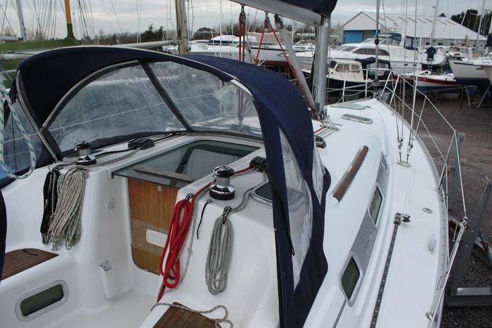 Beneteau Oceanis 343 Clipper 2008 Cruising Yacht For Sale in Lymington - £57,750