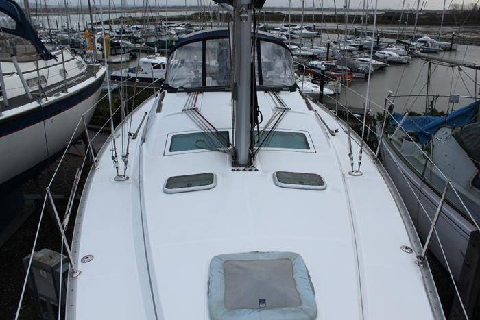 Beneteau Oceanis 343 Clipper 2008 Cruising Yacht For Sale in Lymington - £57,750