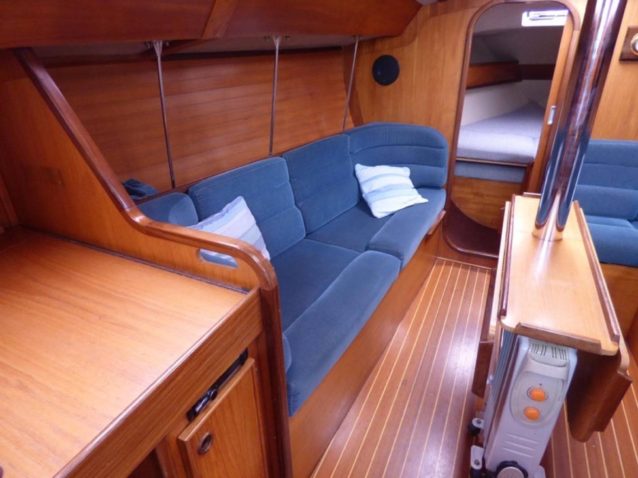 Jeanneau Jeanneau Sunrise 34 1986 Cruising Yacht For Sale in Portishead ...