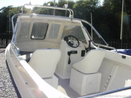 Explorer Elite 2005 Yacht Boat For Sale in Port Dinorwic - £8,500