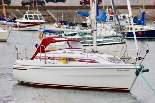 Hunter Hunter Channel 32 1992 Cruising Yacht For Sale in Penzance - £28,000