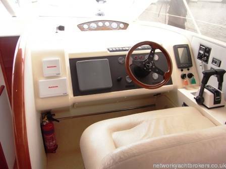 Fairline Fairline Phantom 43 AC 1997 Yacht Boat For Sale in Dartmouth ...