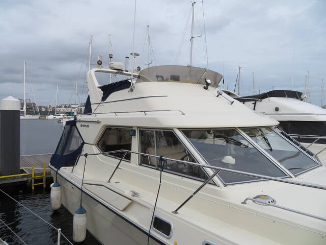 Fairline Sedan 36 1987 Yacht Boat For Sale in Chatham, Kent - £59,500