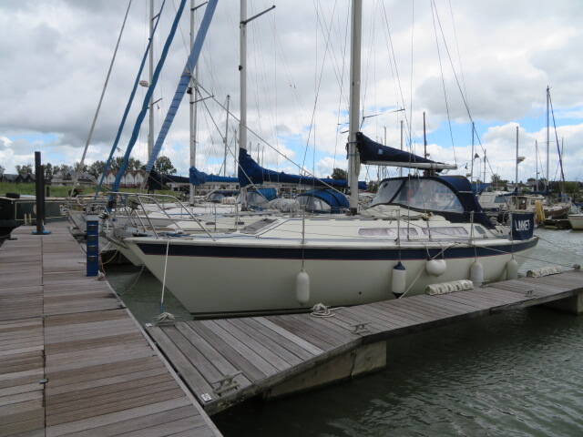 Westerly Falcon 34 1986 Cruising Yacht For Sale in Swale Marina, Kent ...