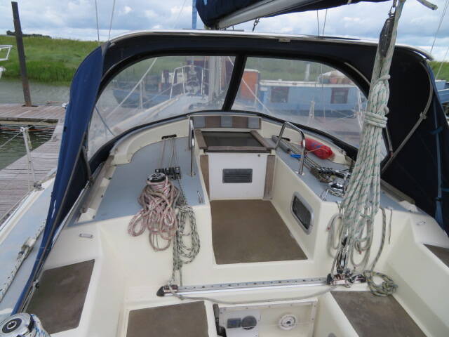 Westerly Falcon 34 1986 Cruising Yacht For Sale in Swale Marina, Kent ...