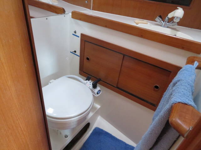 Westerly Falcon 34 1986 Cruising Yacht For Sale in Swale Marina, Kent ...