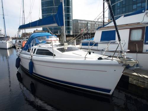 Legend Legend 29.5 1995 Cruising Yacht For Sale in Chatham, Kent - £21500