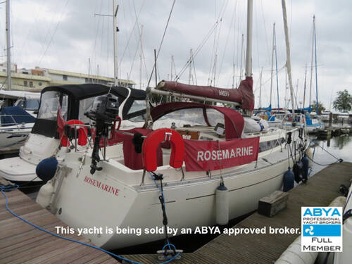 Moody 30 1977 Cruising Yacht For Sale in Gillingham Marina, Kent - £10950